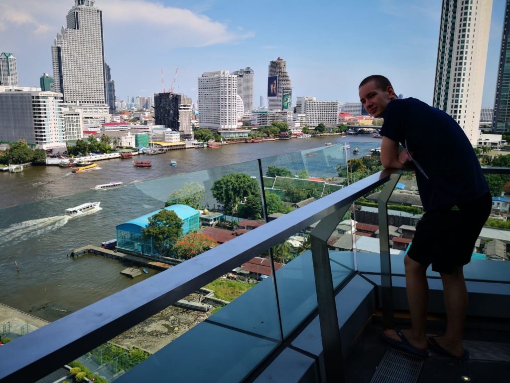 Thai-Tanic – Pinyatta